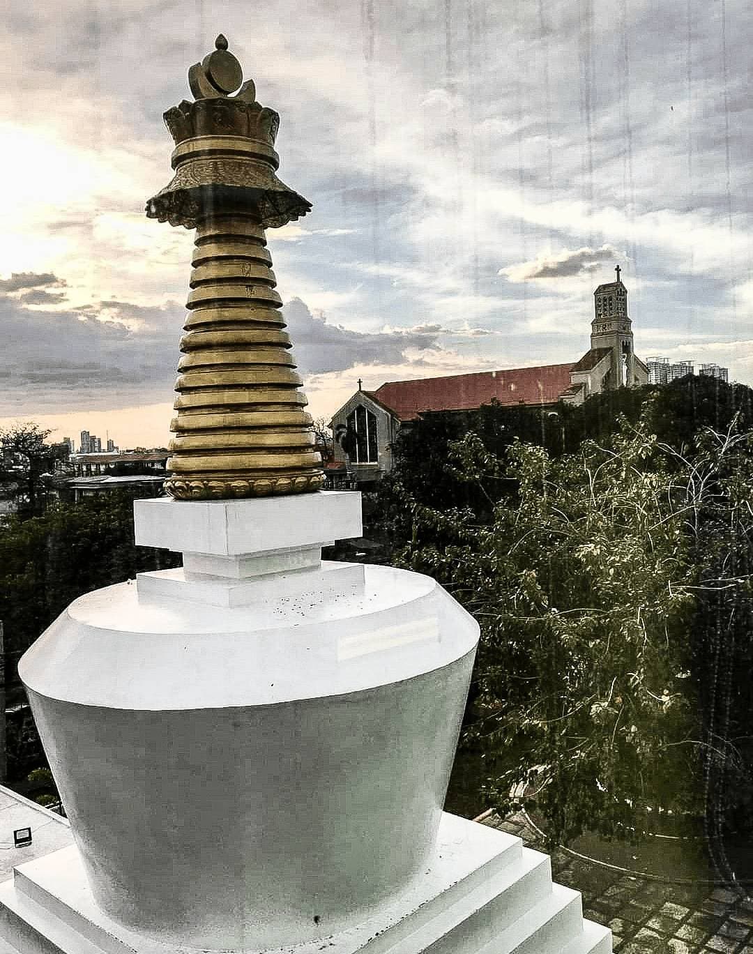 New Manila after dark - Property Report