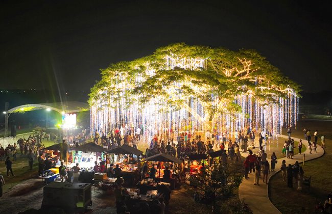 A Season of Light: The Heritage Tree illuminates Villar City - Property ...